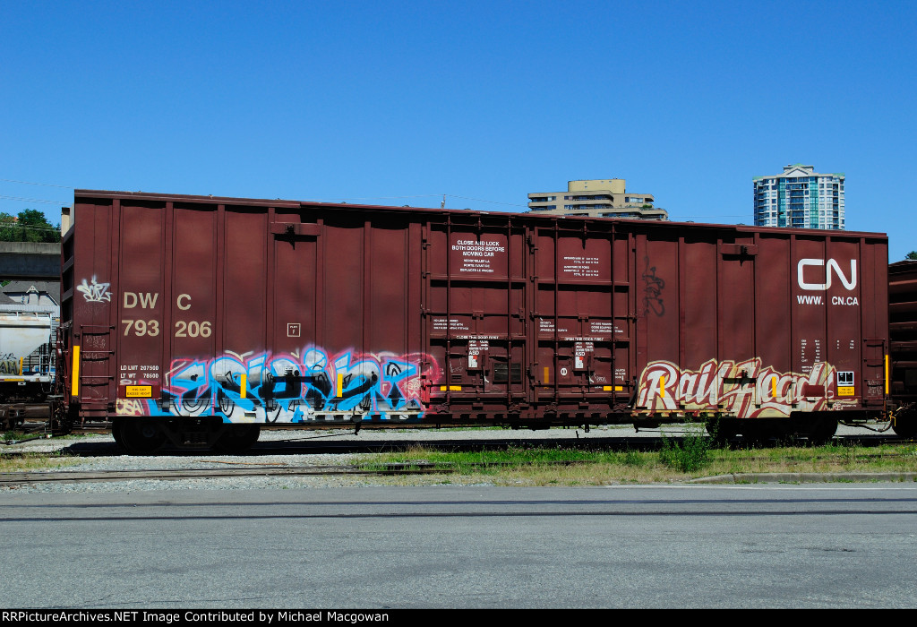 DWC 793206 60-9 ft Double Door Excess Height Boxcar CN RAIL (side B)